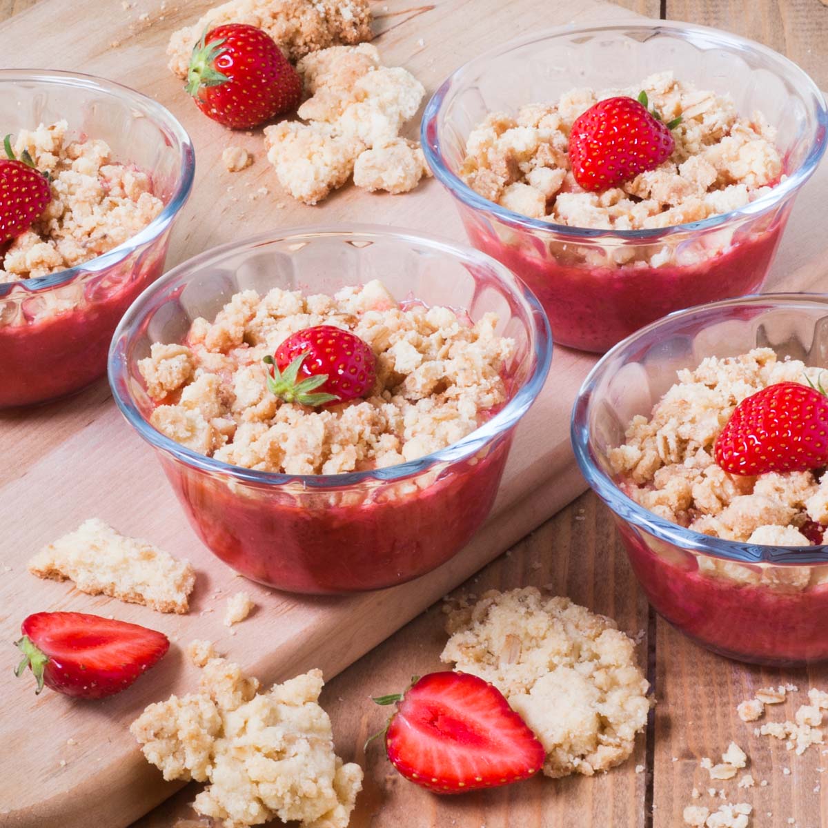 Crumble fraises-rhubarbe à l'eau de rose - Cook 'n Crunch